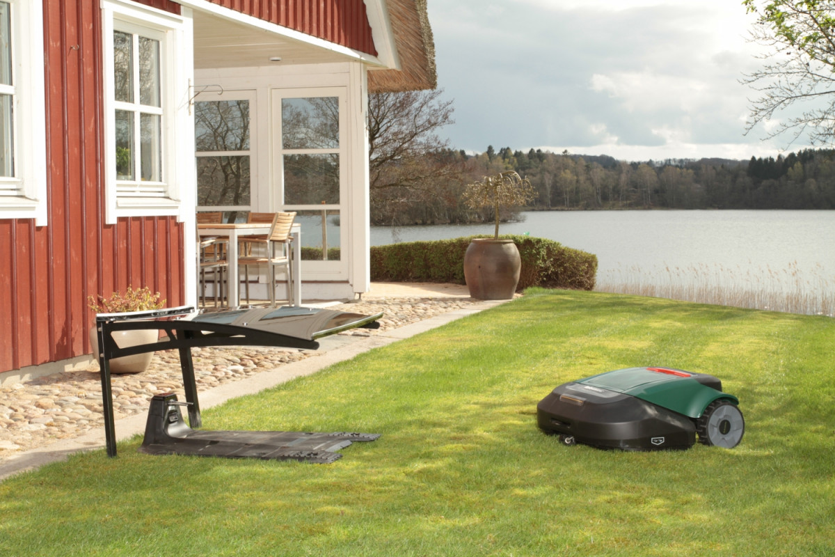 Robotplæneklippe garage & Tilbehør - F&H Com A/S